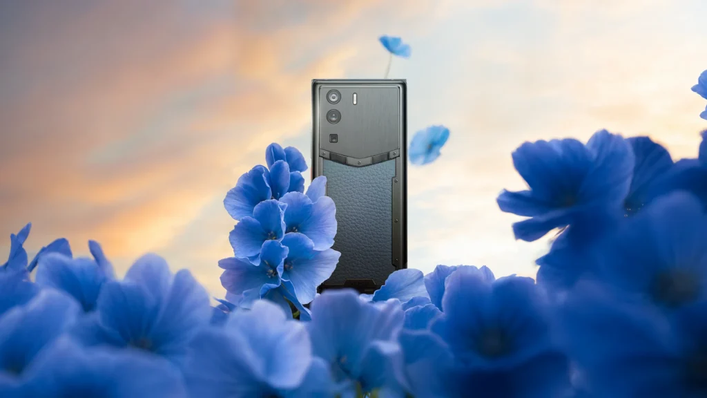 METAVERTU CURVE | Vertu's First Web3 Smartphone with Exquisite Leathers